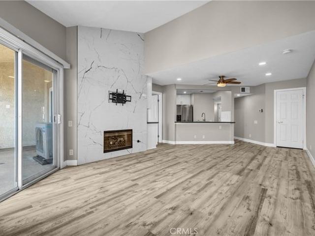 3605 E Anaheim St Unit 420, Long Beach, CA 90804