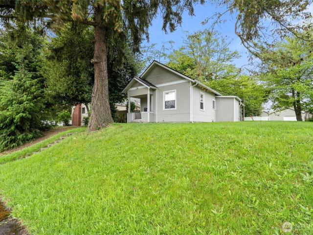 3605 S Cushman Avenue
