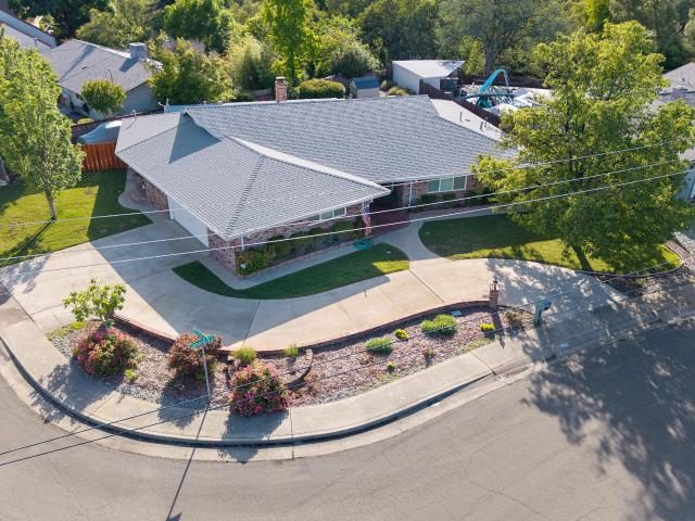 3605 Tamarack Drive