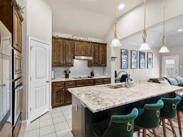 3605 Worthington Dr, Midlothian, TX 76065