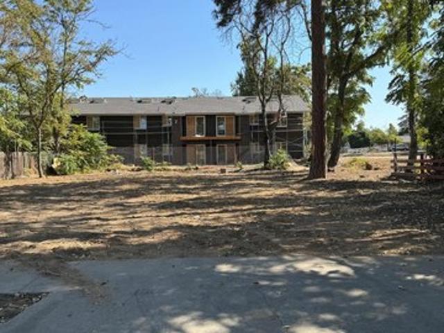3606 N College Ave, Fresno, CA 93704