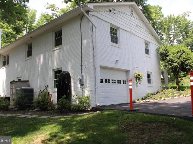 3606 Barkley Dr, Fairfax, VA 22031 | MLS #VAFX2322
