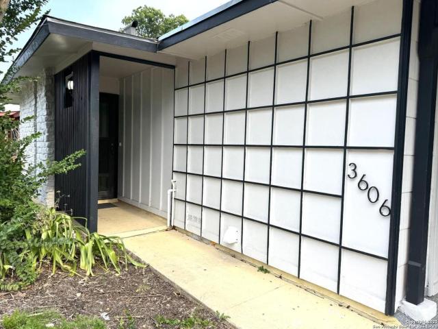 3606 Versailles Dr, San Antonio, TX 78219 | MLS #1920 | Compass