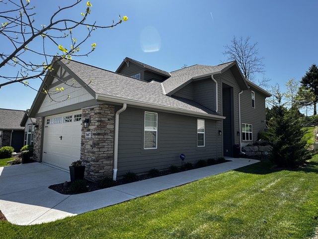 3607 Hawthorn Hill Dr Unit 2, Waukesha, WI 53188