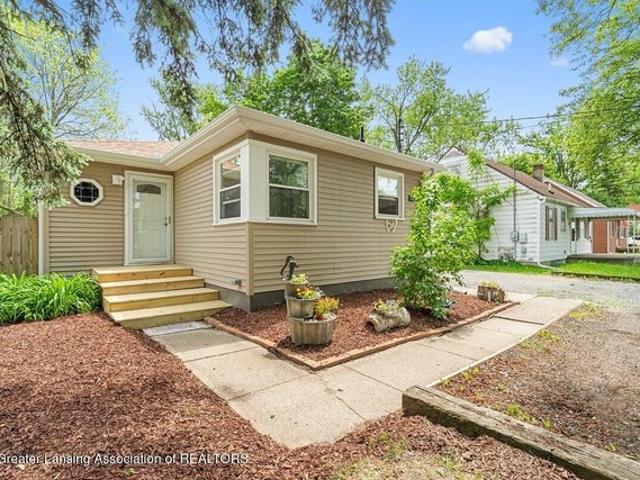 3607 Pleasant Grove Rd, Lansing, MI 48910