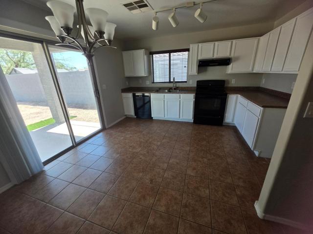3607 S 257th Lane