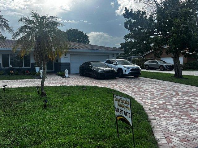 3608 NW 82nd Ave, Coral Springs, FL 33065