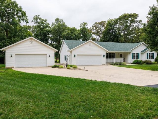 3608 Andrews Ct, Salem, IL 62881