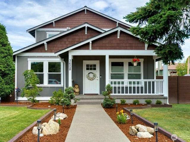 3608 W 5th St, Anacortes, WA 98221