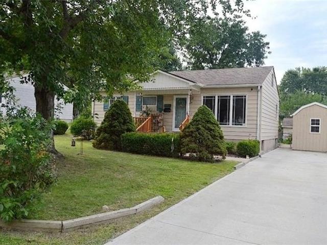 3609 NE 54th St, Kansas City, MO 64119