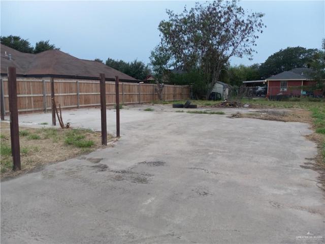 3609 Crisantema Street