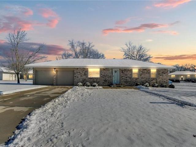 3609 SW Harbor Cir, Lee's Summit, MO 64082