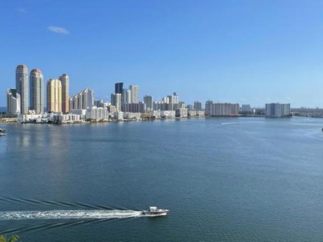 3600 Mystic Pointe Dr #LPH13, Aventura, FL 33180