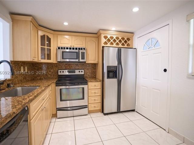 3600 NE 170th St Apt 401, North Miami Beach, FL 33160