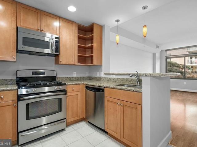 3600 S Glebe Rd Unit 234W, Arlington, VA 22202
