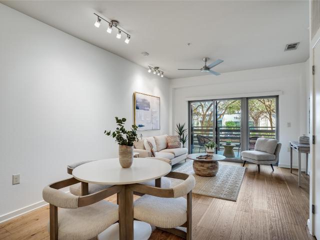 3600 S Lamar Blvd # 115