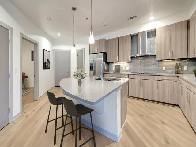3600 S Lamar Blvd # 208