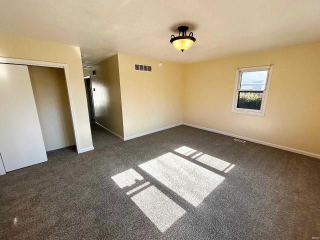 3600 3 Kathleen Avenue