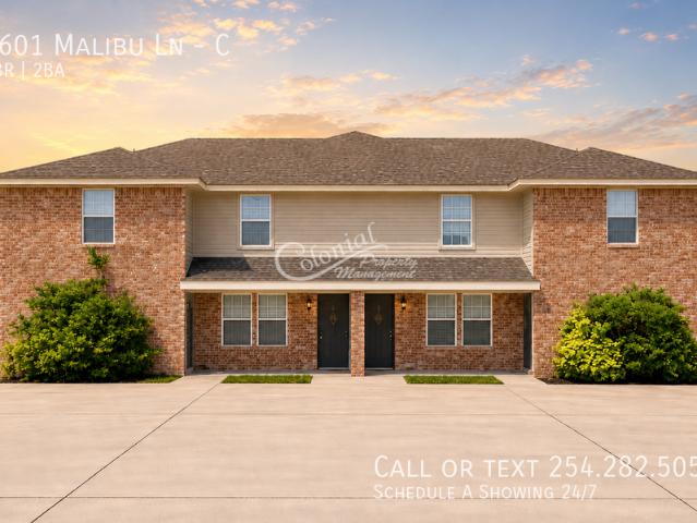3601 Malibu Ln, 2 beds, 1 full and 1 half bath