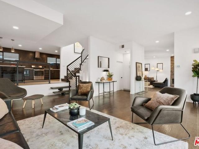 3601 Dixie Canyon Pl, Sherman Oaks, CA 91423