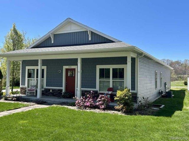 3601 Kiana Ct, Norton Shores, MI 49444
