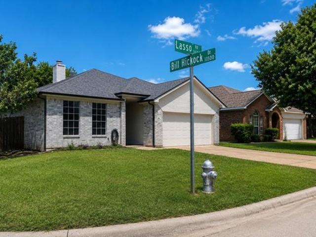 3601 Lasso Rd, Fort Worth, TX 76262