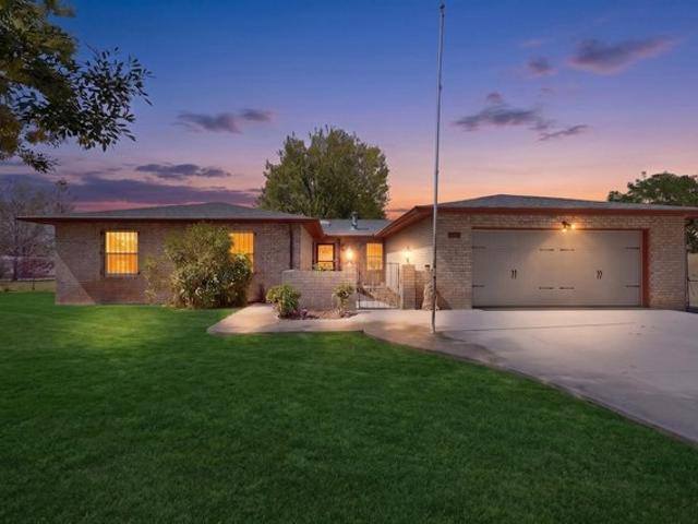 3601 Sunstar Lp Loop SW, Albuquerque, NM 87105