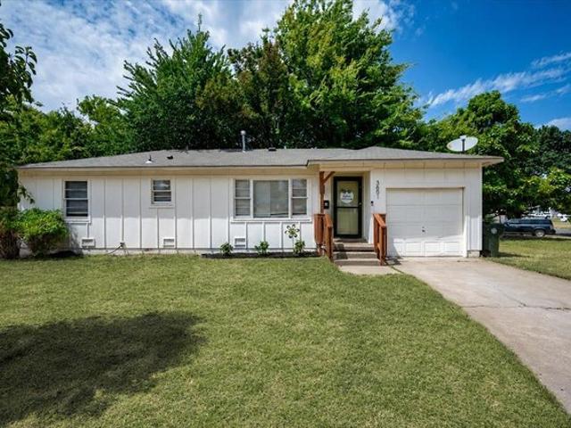 3601 Woodside Dr, Midwest City, OK 73110