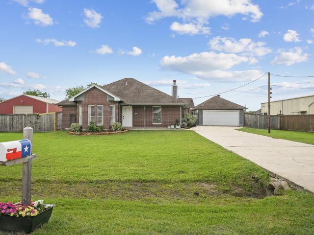 3603 Lone Pine Dr, Santa Fe, TX 77510 | MLS #91043 | Compass