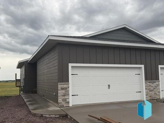 3603 S Heather Ave, Sioux Falls, SD 57106