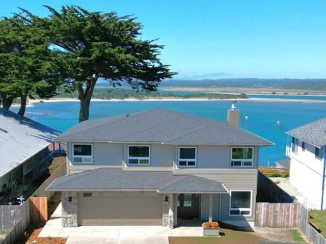 360 2nd St SW, Bandon, OR 97411