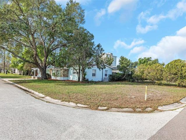 360 57th St N, St. Petersburg, FL 33710 | MLS #TB8487
