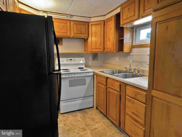 360 Colonial Road # B