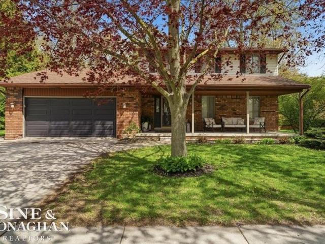 360 Constitution Ave, Marysville, MI 48040