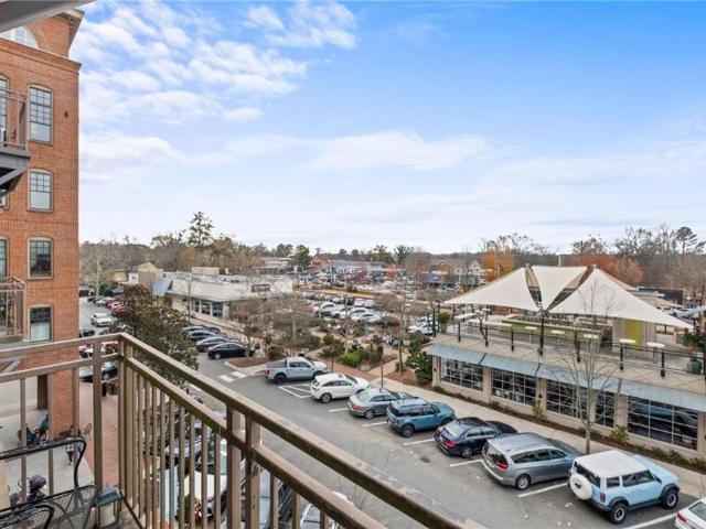 360 Chambers Street 202