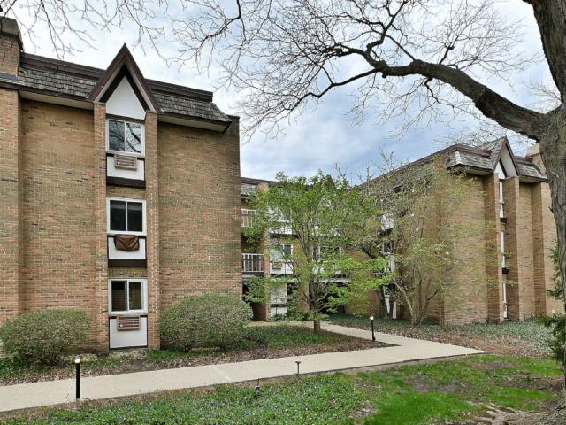 360 Claymoor, Unit 2E, Hinsdale, IL 60521 | MLS #12618 | Compass
