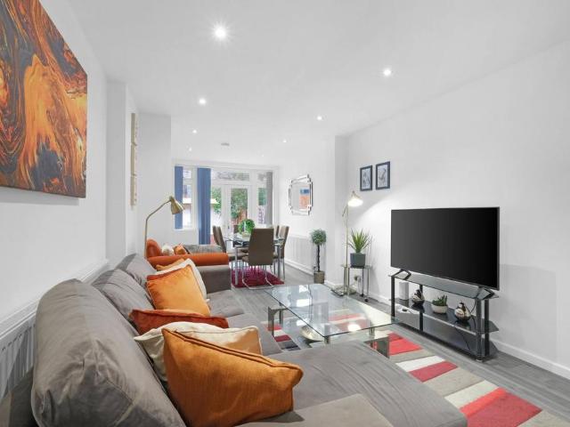 360 CR0 Davidson Road 416 5 bed detached house to rent £5,000 pcm £1,154 pw