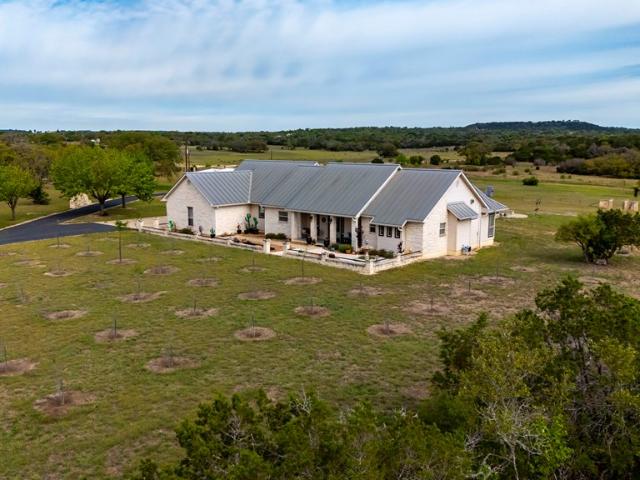 360 Bluff Creek Rd N, Center Point, TX 78010 | MLS #124097