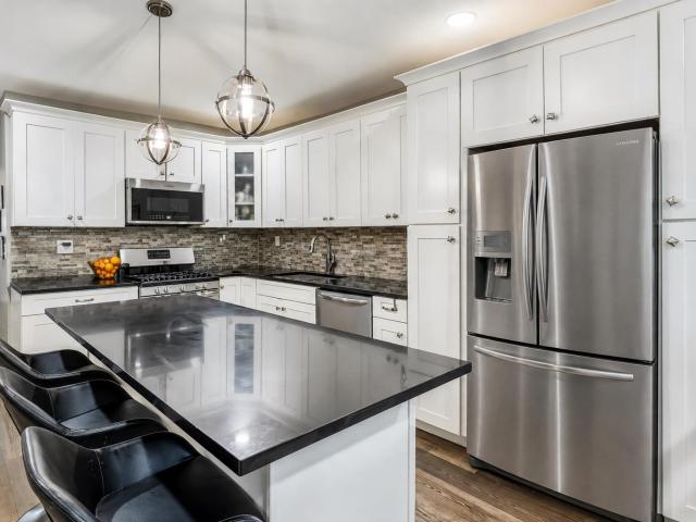 360 Bramhall Ave