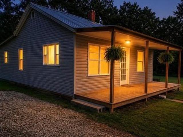 360 D St, Osceola, MO 64776