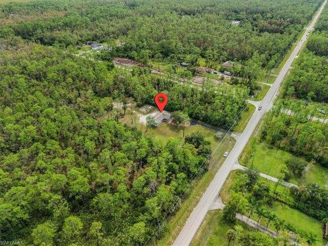 360 Desoto Blvd S, Naples, FL 34117