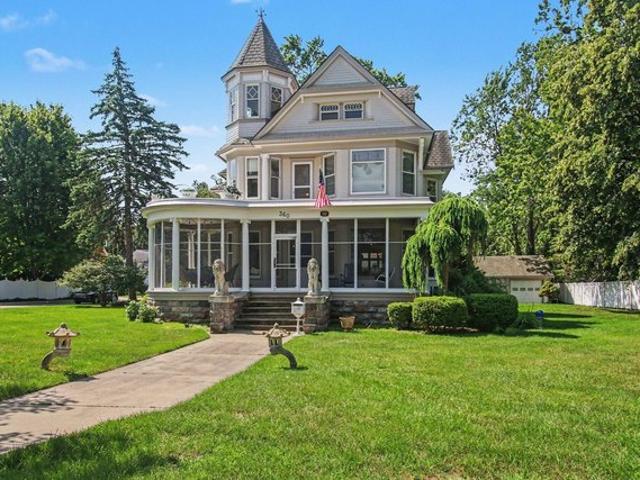 360 E Central Ave, Zeeland, MI 49464