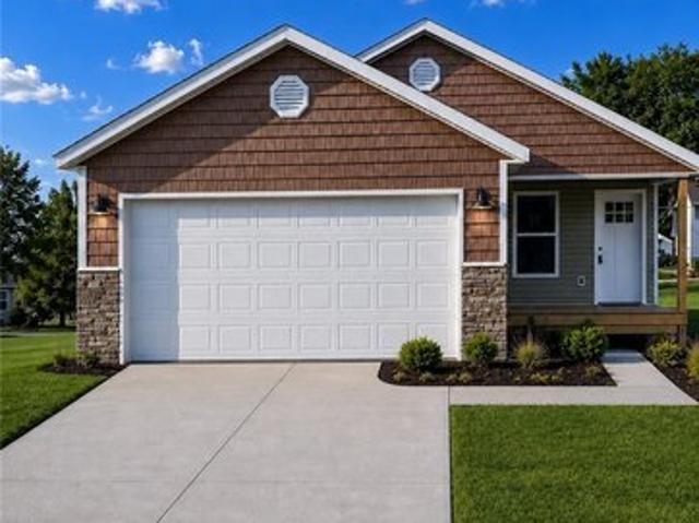 360 E Paige Ave, Barberton, OH 44203