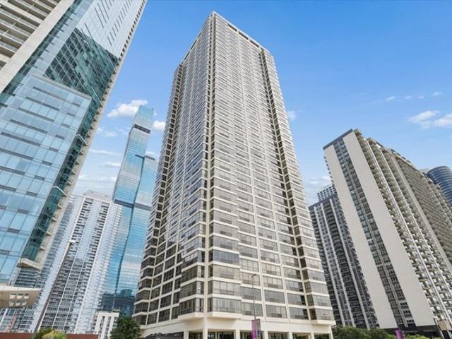 360 E Randolph St Apt 901, Chicago, IL 60601