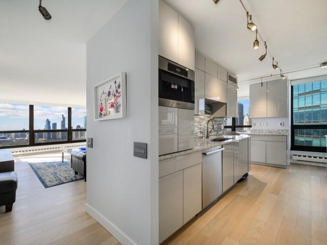360 e randolph street # 4203