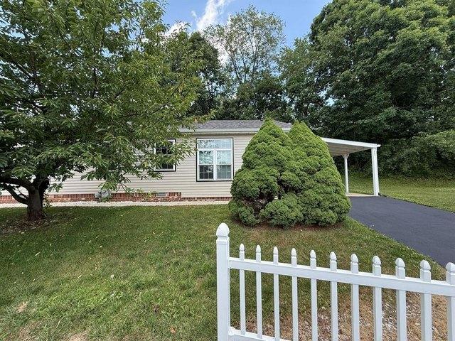 360 Eagle Ln, Apollo, PA 15613
