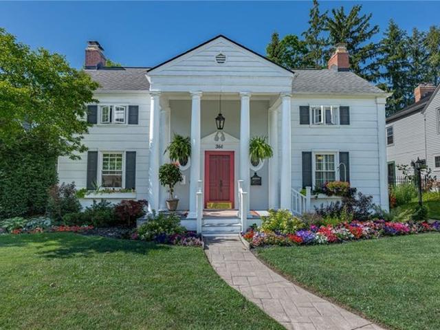 360 East Dr, Oakwood, OH 45419