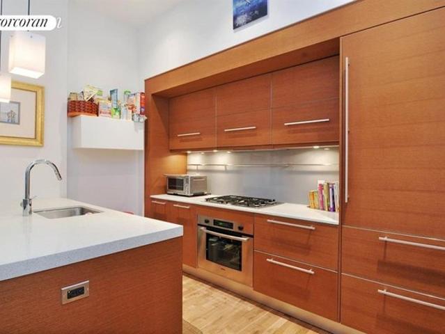 360 Furman St Apt 521, Brooklyn, NY 11201