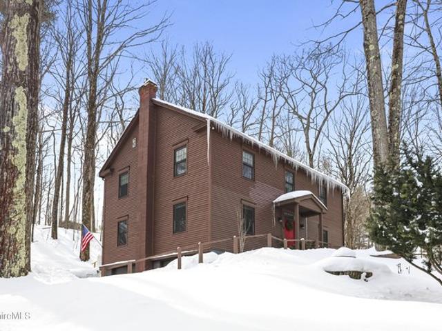 360 Housatonic St, Lenox, MA 01240