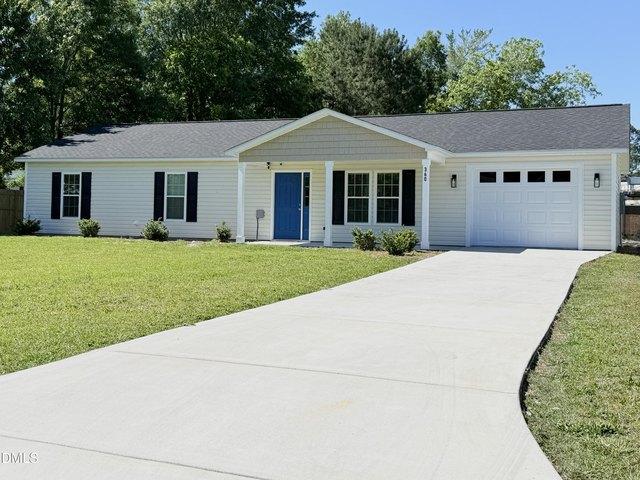 360 Oak St, Roseboro, NC 28382
